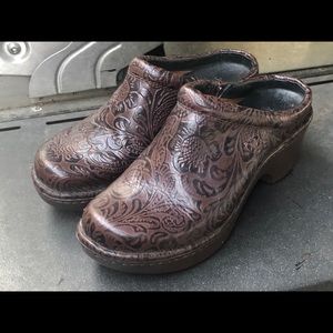 Ariat | Shoes | Ariat Brown Leather Slides Womens Clogs Size 65 | Poshmark